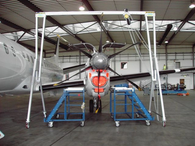 Aluminium Gantry Legs 1000kg (medium) | GAP Group