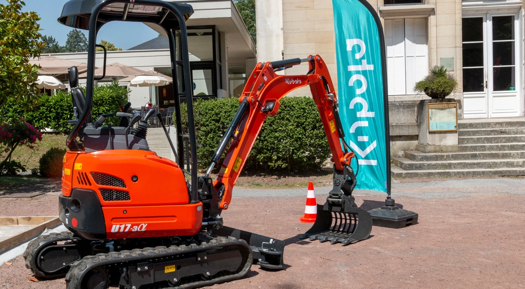 1.5t Mini Excavator - Canopy | GAP Group