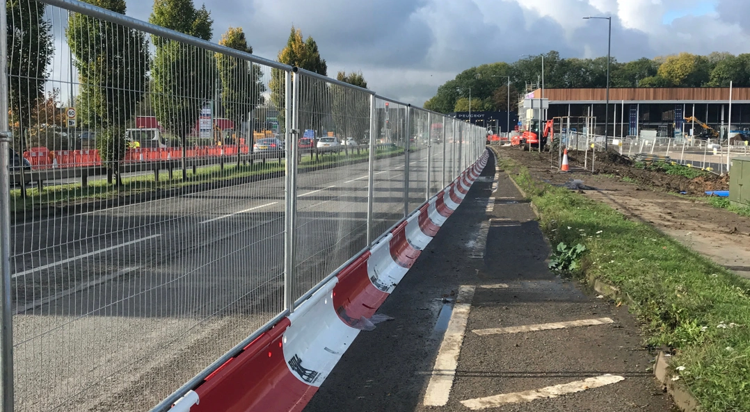 Bull Barrier - Red/White | GAP Group